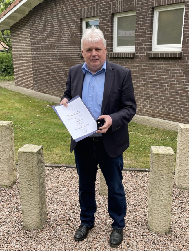 Fritz Berends mit goldener Ehrennadel ausgezeichnet – Gemeinde Hoogstede